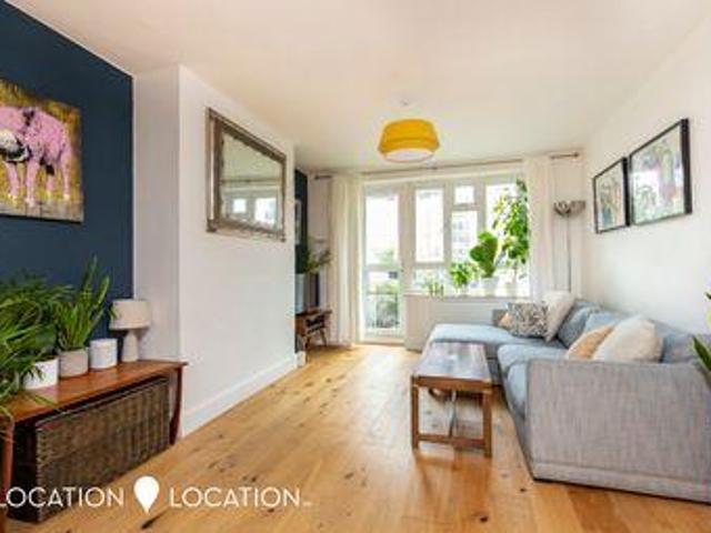 3 Bedrooms Flat for sale in Manor Road, London N16