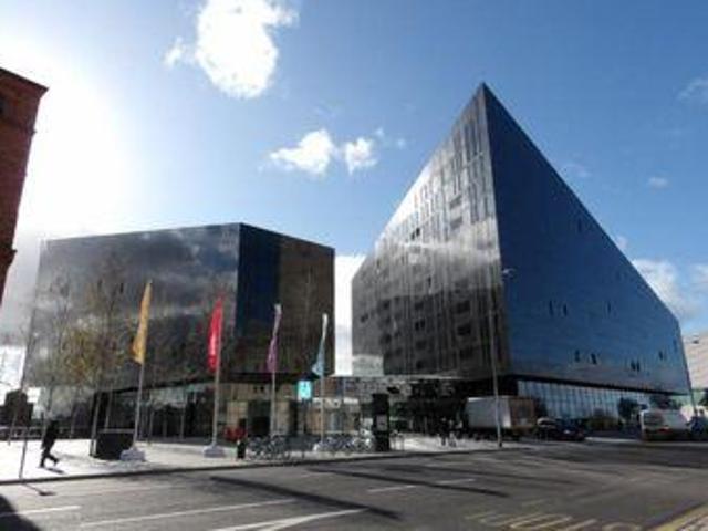 3 Bedrooms Flat for sale in Mann Island, Liverpool, Merseyside L3
