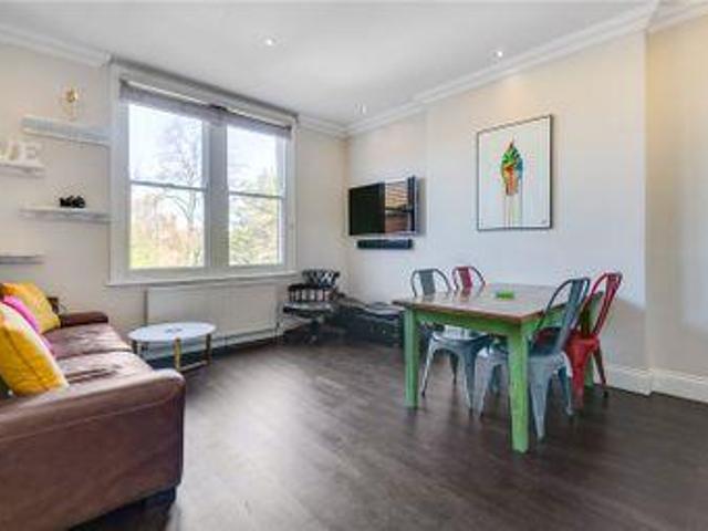 3 Bedrooms Flat for sale in Manstone Road, London NW2