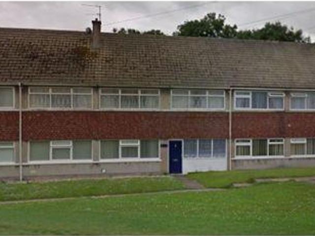 3 Bedrooms Flat for sale in Maple Close, Barry CF62