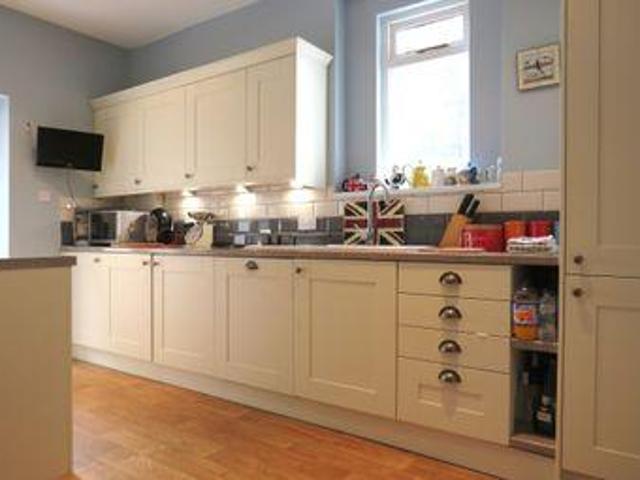 3 Bedrooms Flat for sale in Marine Parade, Worthing BN11