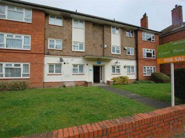 3 Bedrooms Flat for sale in Martins Road, Shortlands, Bromley, Kent BR2
