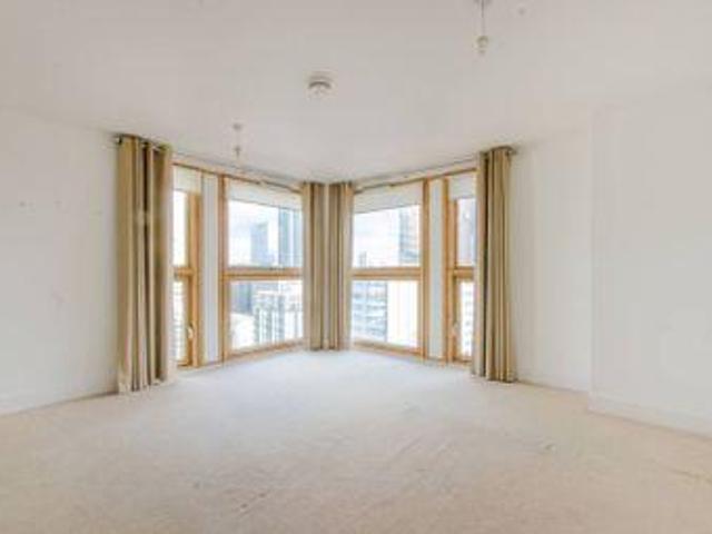 3 Bedrooms Flat for sale in Mastmaker Road, Canary Wharf E14