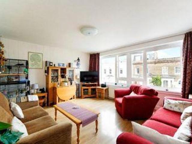 3 Bedrooms Flat for sale in Mckiernan Court, Shuttleworth Road, Battersea, London SW11