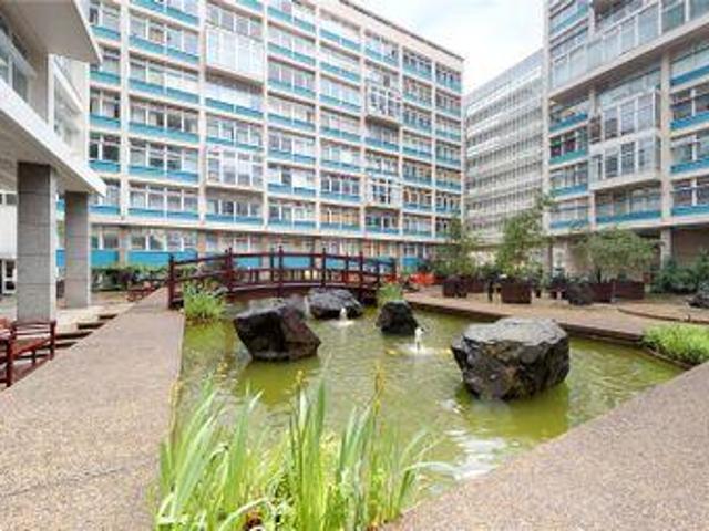 3 Bedrooms Flat for sale in Metro Central Heights, 119 Newington Causeway, London SE1