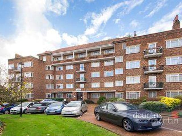 3 Bedrooms Flat for sale in Mulberry Close, London NW4
