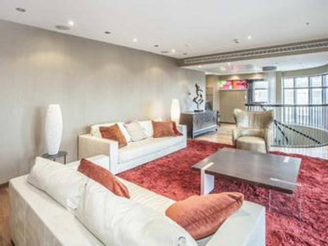 3 Bedrooms Flat for sale in North Row, London W1K