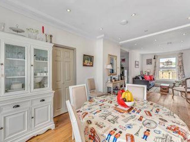 3 Bedrooms Flat for sale in Netherwood Road, Brook Green, London W14