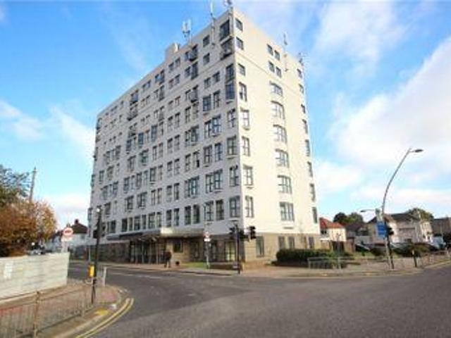 3 Bedrooms Flat for sale in New Enterprise House, Chadwell Heath RM6