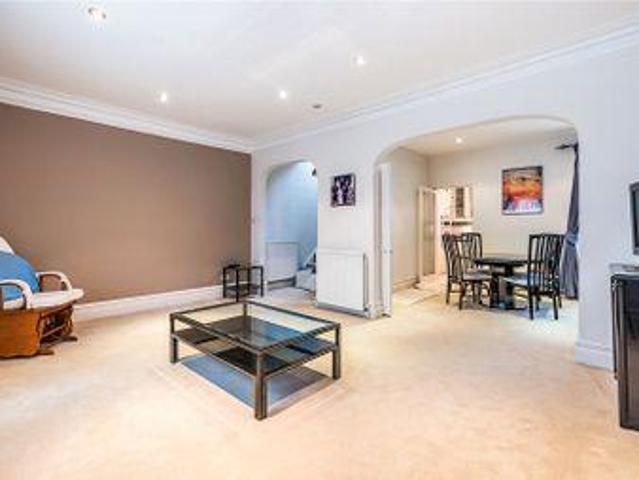 3 Bedrooms Flat for sale in New Kings Road, London SW6