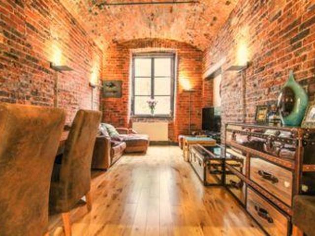 3 Bedrooms Flat for sale in Neptune Street, Leeds LS9