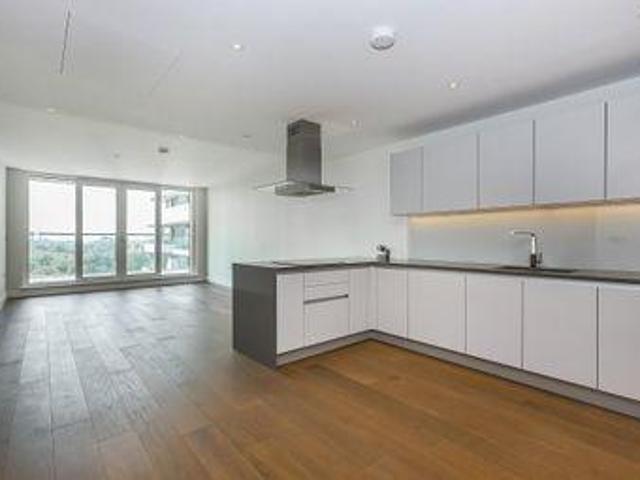 3 Bedrooms Flat for sale in Sophora House, Battersea, London SW11