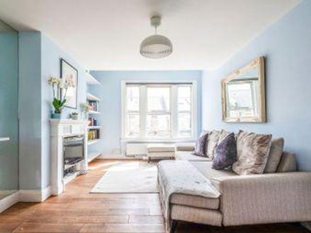 3 Bedrooms Flat for sale in Sandmere Road, Clapham SW4
