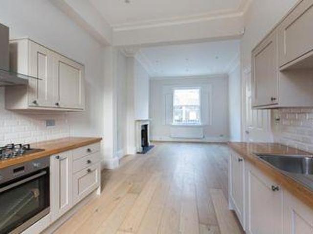 3 Bedrooms Flat for sale in Sharpleshall Street, Primrose Hill, London NW1