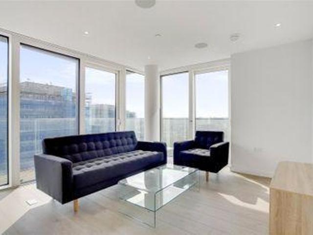 3 Bedrooms Flat for sale in Skylark Point, 48 Newnton Close, London N4