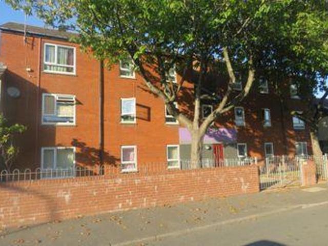 3 Bedrooms Flat for sale in Skaithmuir Road, Tremorfa, Cardiff CF24