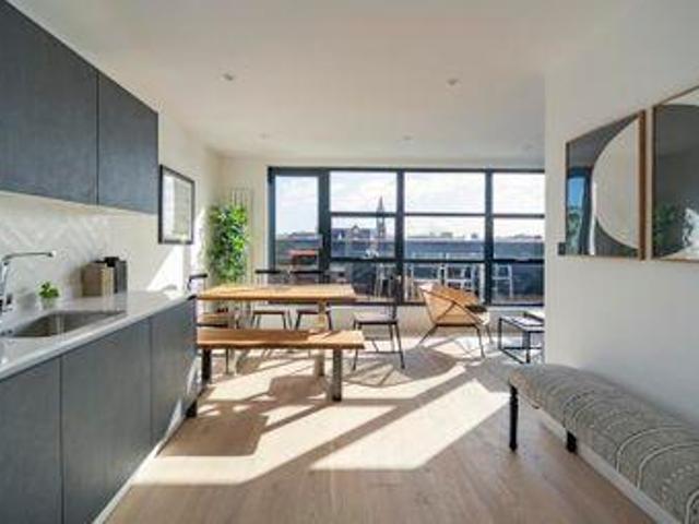 3 Bedrooms Flat for sale in Squirries Street, London E2