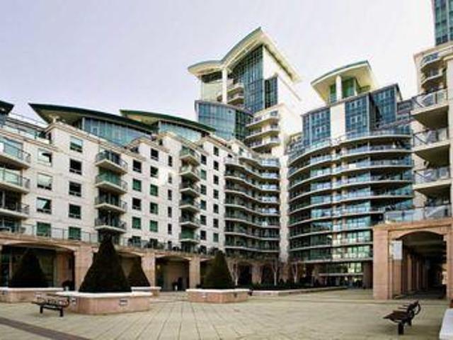 3 Bedrooms Flat for sale in St George Wharf, London SW15