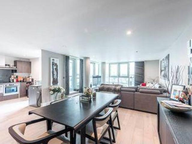 3 Bedrooms Flat for sale in St George Wharf, London SW8