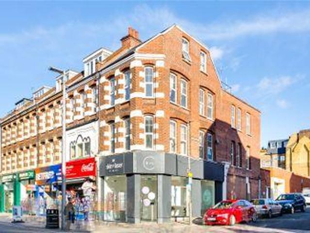 3 Bedrooms Flat for sale in St Johns Road, Battersea, London SW11