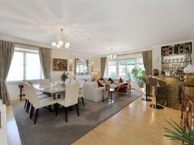 3 Bedrooms Flat for sale in St Johns Wood Court, London NW8