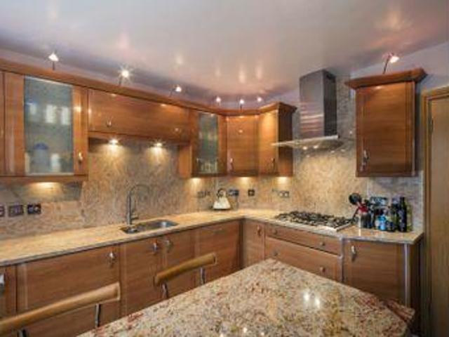 3 Bedrooms Flat for sale in St. Mary Abbots Terrace, Kensington W14
