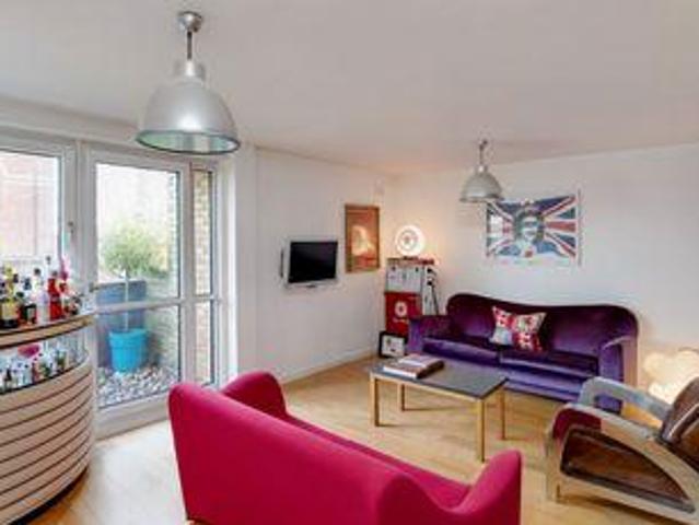 3 Bedrooms Flat for sale in St. Peter´s Terrace, London SW6
