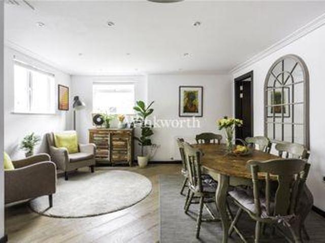 3 Bedrooms Flat for sale in St Peters Mews, Warham Road N4