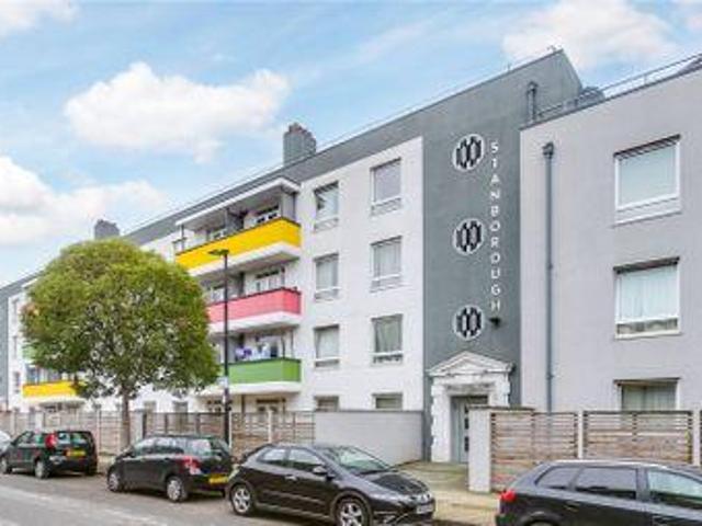 3 Bedrooms Flat for sale in Stanborough House, Empson Street, London E3