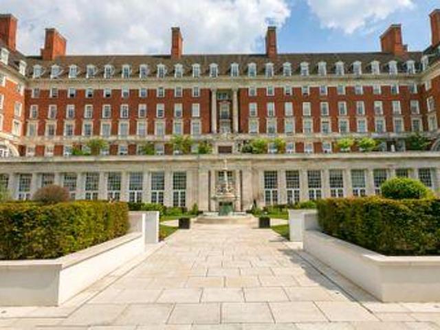 3 Bedrooms Flat for sale in Star And Garter, Richmond TW10