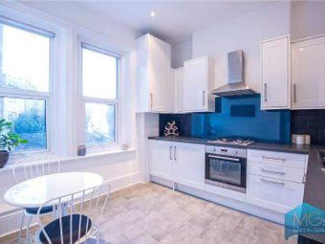3 Bedrooms Flat for sale in Station Road, New Barnet, Barnet EN5