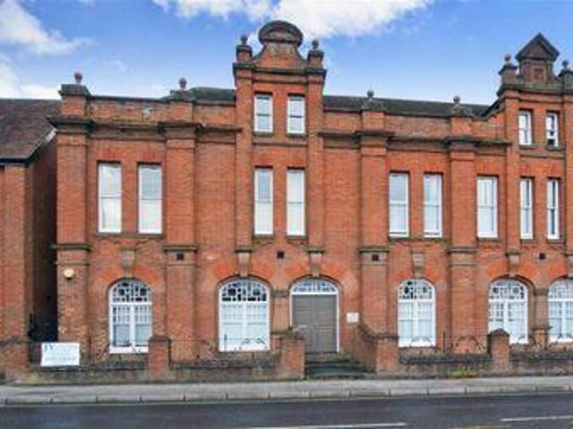 3 Bedrooms Flat for sale in Station Road West, Canterbury, Kent CT2