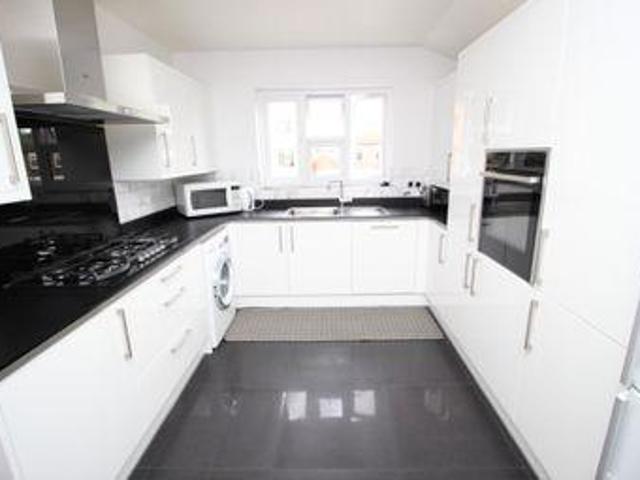 3 Bedrooms Flat for sale in Stopford Road, Plaistow E13