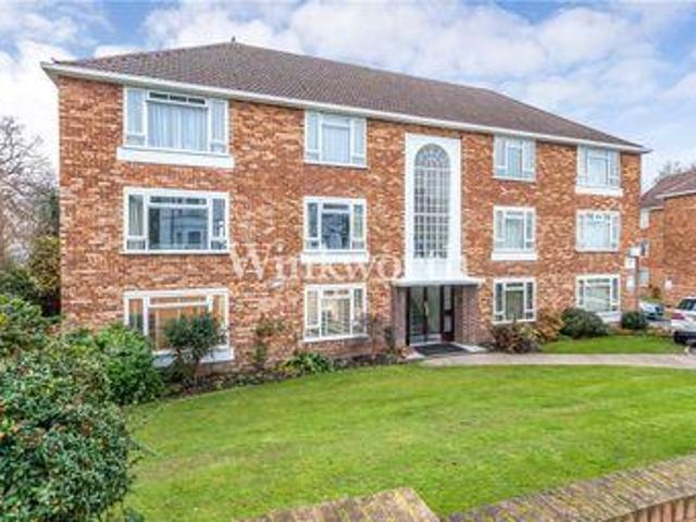 3 Bedrooms Flat for sale in Sunnyhill Court, Sunningfields Crescent, London NW4