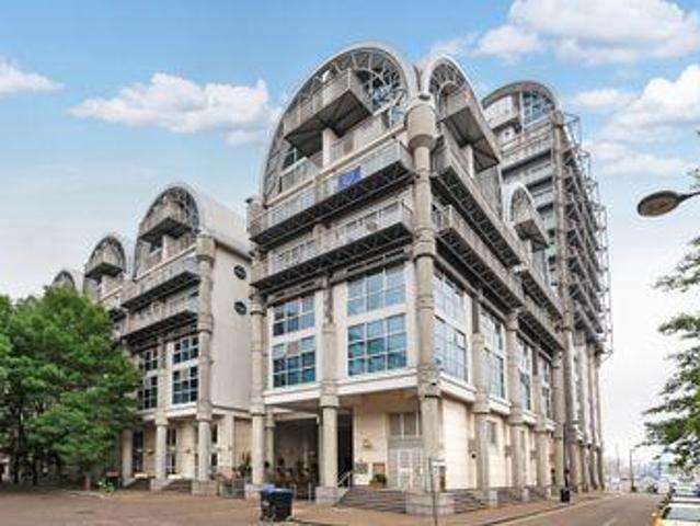 3 Bedrooms Flat for sale in Sweden Gate, London SE16