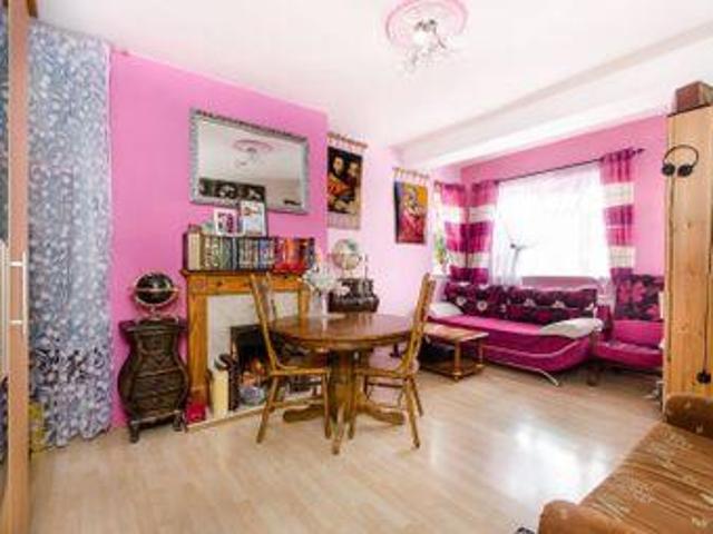 3 Bedrooms Flat for sale in Poynders Gardens, Clapham SW4