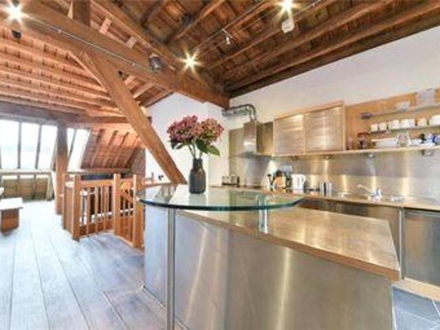 3 Bedrooms Flat for sale in Port East Apartments, Hertsmere Road, London E14