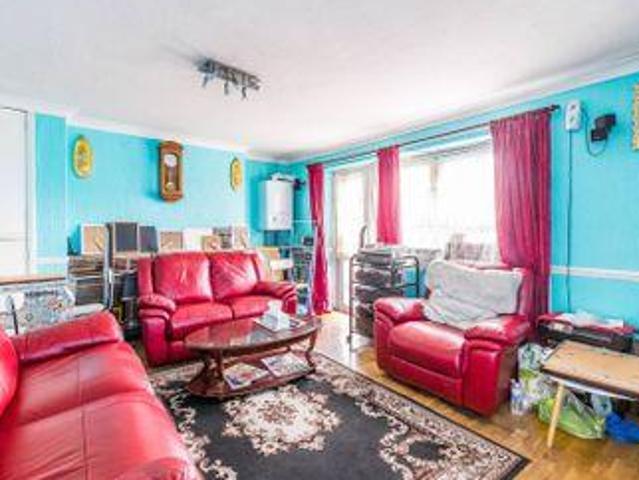 3 Bedrooms Flat for sale in Paul Street, Stratford, London E15