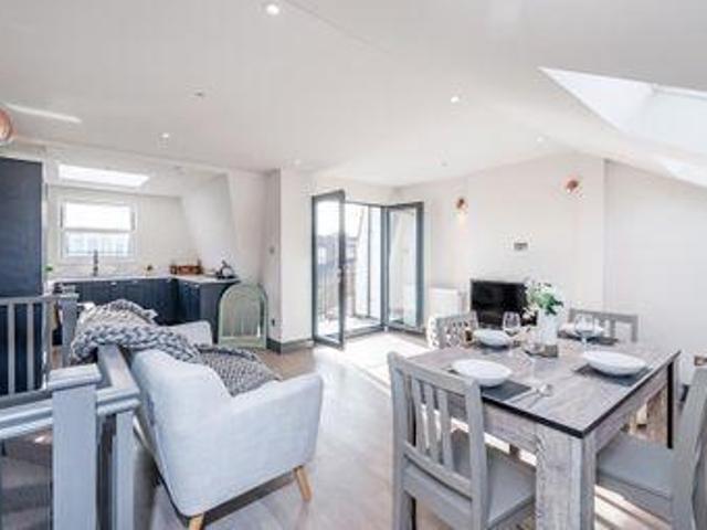 3 Bedrooms Flat for sale in Parkville Road, London SW6