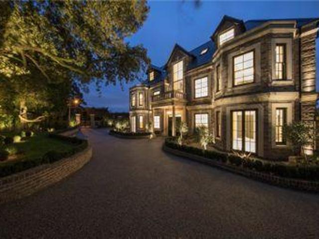 3 Bedrooms Flat for sale in Pentagon House, 18 Camlet Way, Barnet EN4