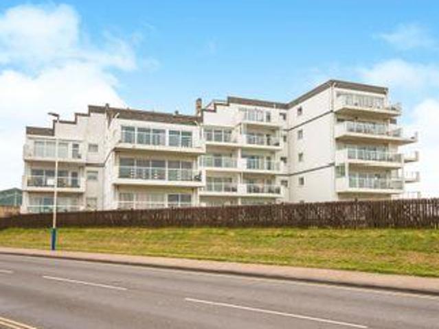 3 Bedrooms Flat for sale in Royal Parade, Eastbourne BN22