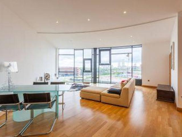3 Bedrooms Flat for sale in Roach Road, Victoria Park, London E3