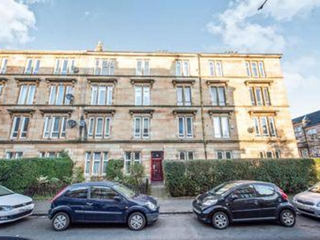 3 Bedrooms Flat for sale in Roslea Drive, Dennistoun, Glasgow G31