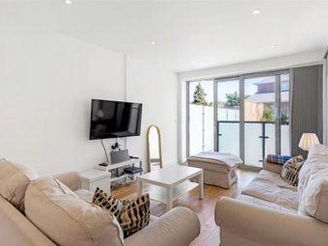 3 Bedrooms Flat for sale in Radbourne Road, London SW12
