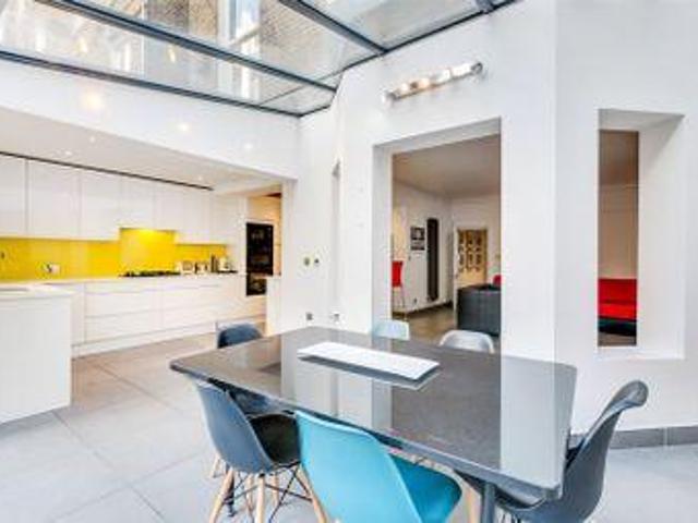 3 Bedrooms Flat for sale in Randolph Avenue, Little Venice, London W9