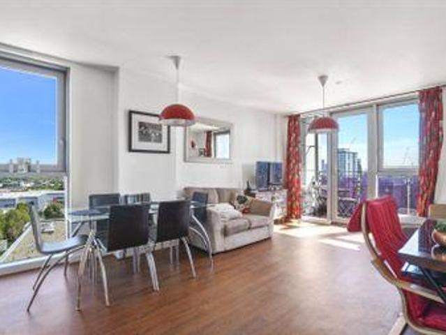 3 Bedrooms Flat for sale in Rick Roberts Way, London E15