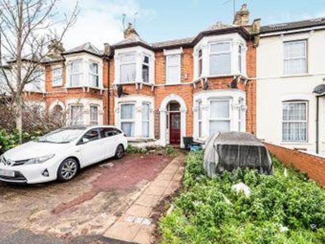 3 Bedrooms Flat for sale in Richmond Road, Ilford IG1
