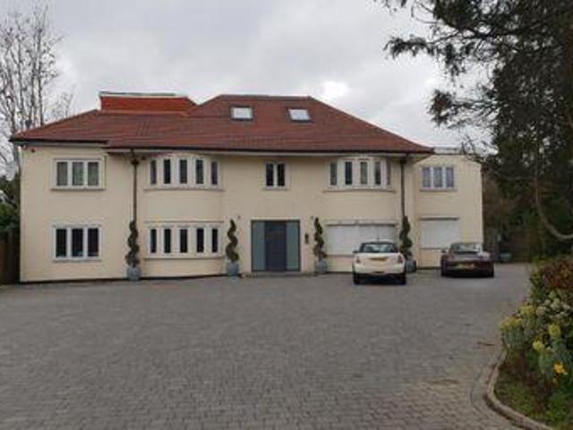 3 Bedrooms Flat for sale in Watford Way, Mil Hill NW7