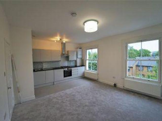3 Bedrooms Flat for sale in Walterton Road, London W9