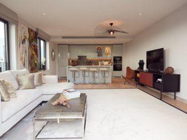 3 Bedrooms Flat for sale in Wandsworth High Street, London SW18